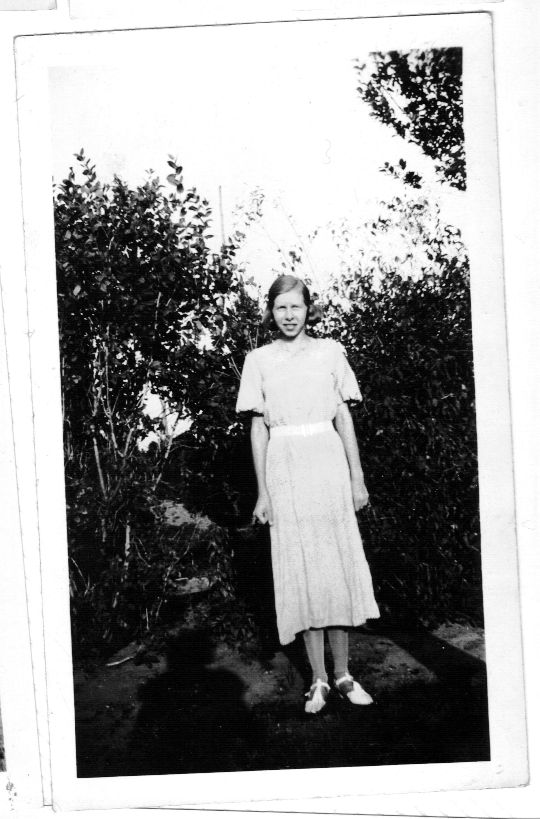 Ethel May Spens Family, May and her sister Hilda Geneology.